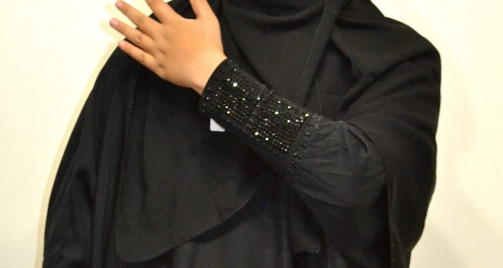 Evolution of the Abaya: The Black Cloak of The Past - Arab America