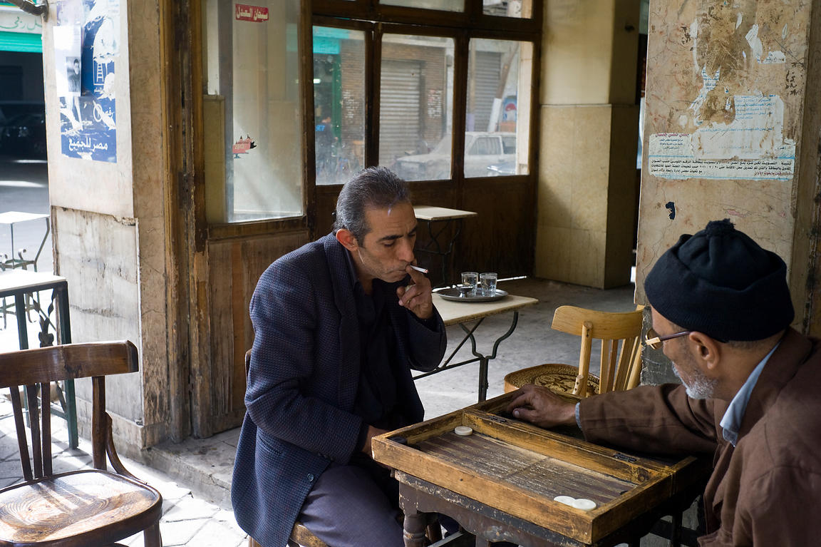 How Backgammon, or Tawla, Became Popular in the Arab World