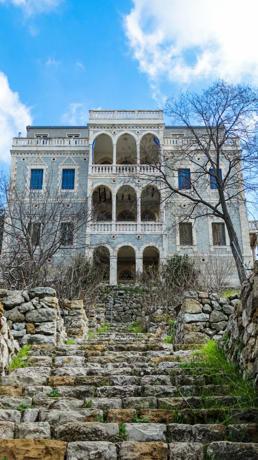 The Lebanese House: Architecture Inspired by Nature and Tradition ...